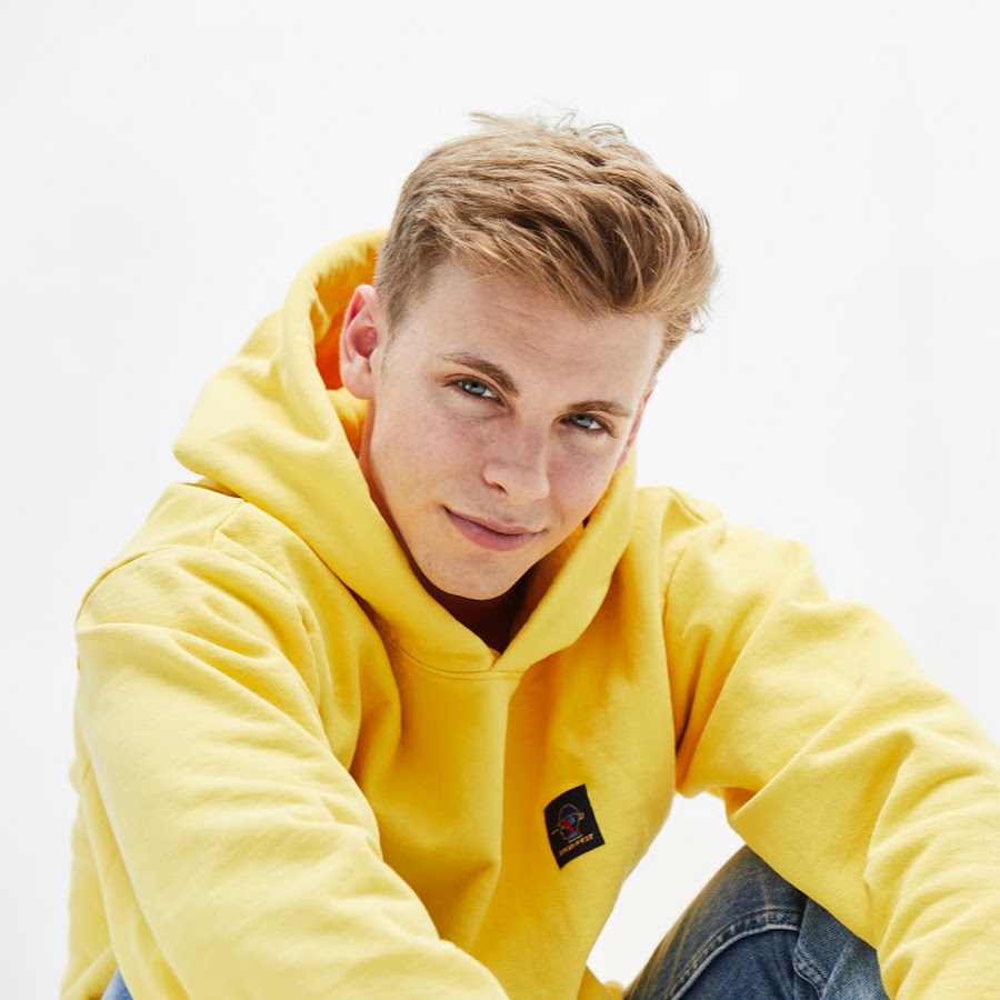 Lukas James - YouTube