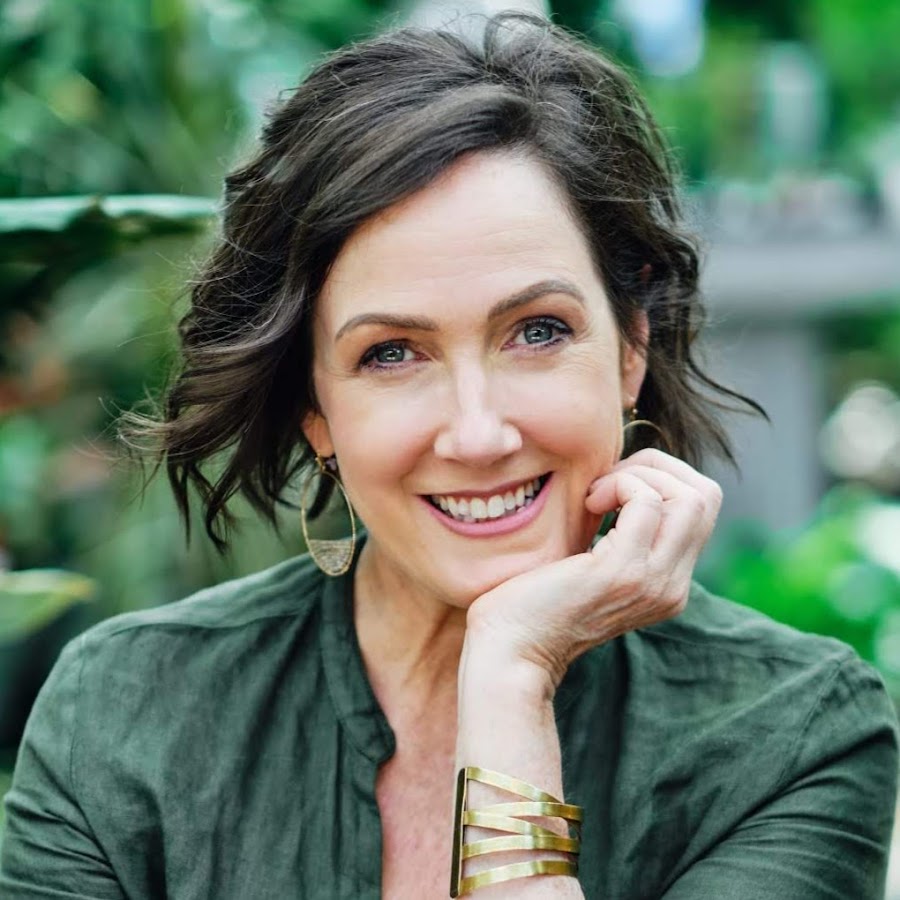 Lia Griffith - YouTube