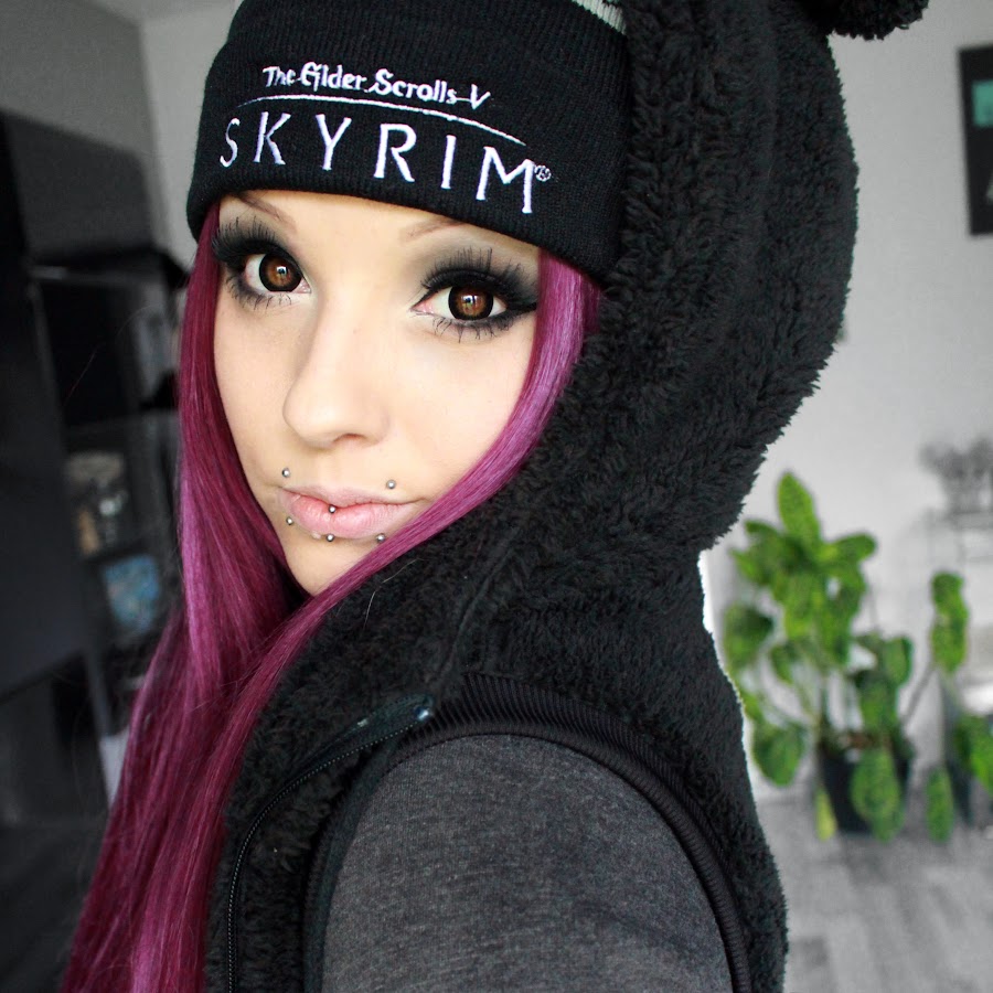 Iszy Independent - YouTube