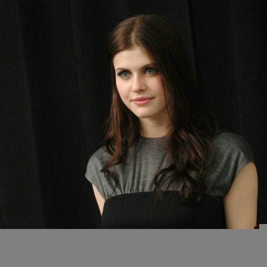 Alex Daddario - YouTube