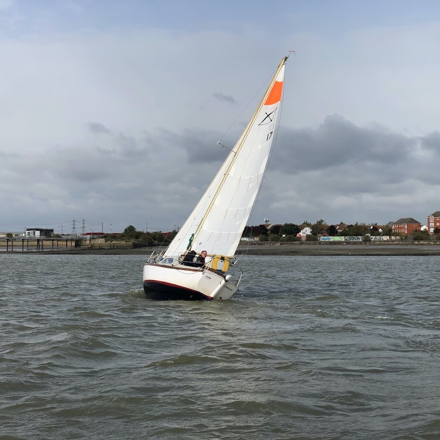 Bowman 26 - long keel boat - YouTube