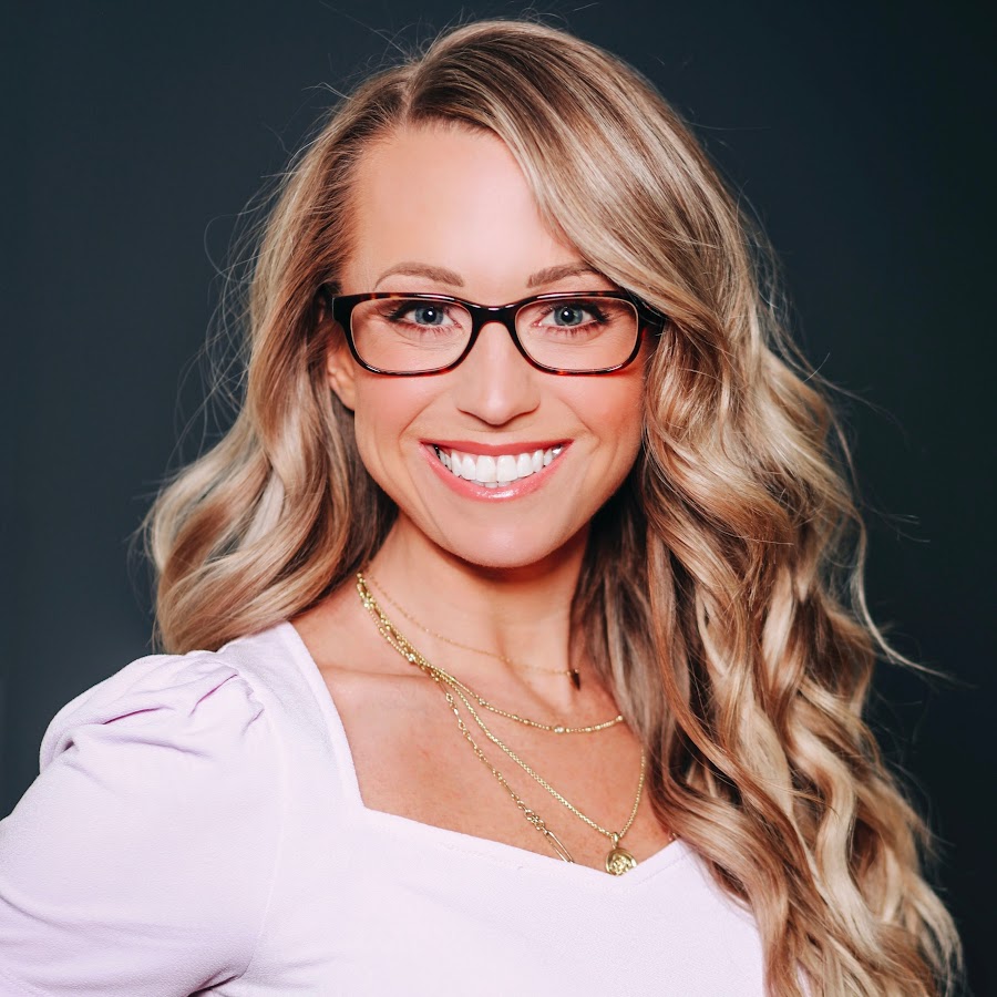 Kelsey Wingert - YouTube