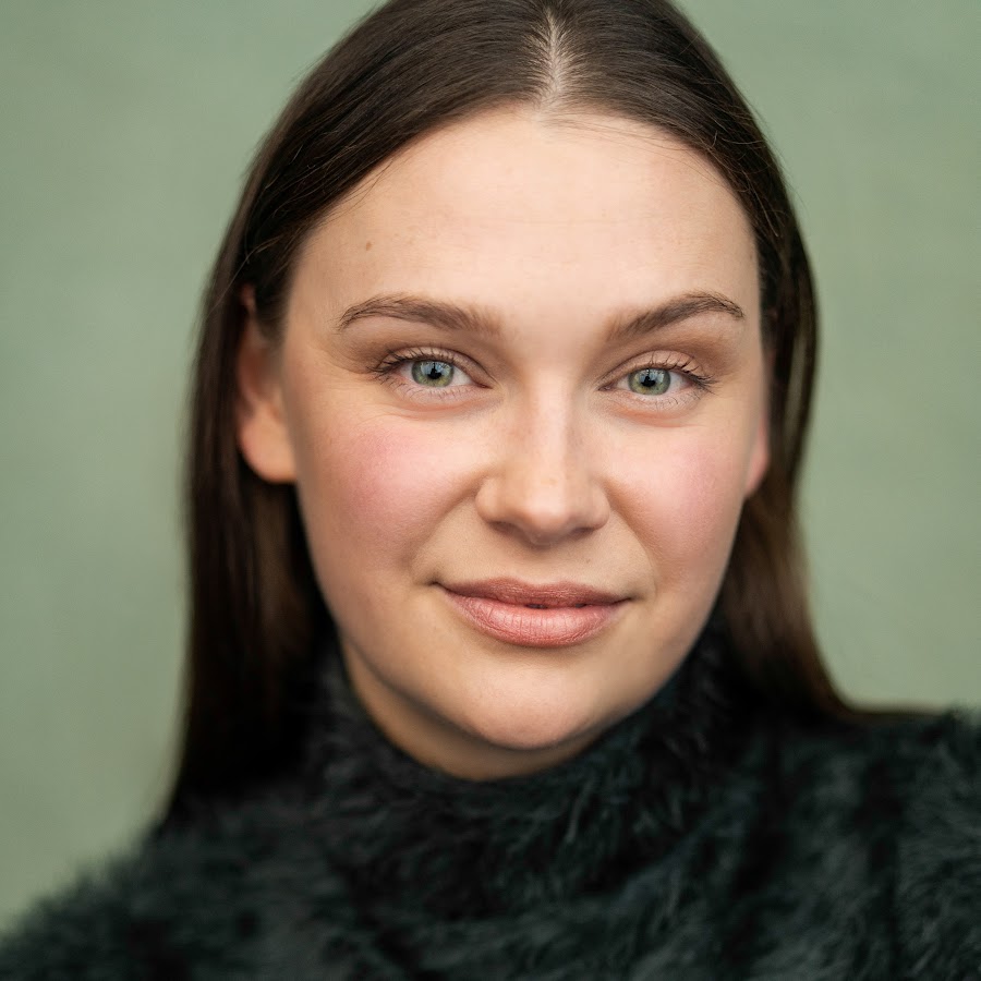 Andrea Valls - YouTube