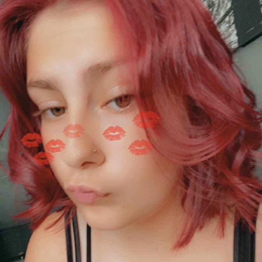 Queen Fox The Cat - YouTube