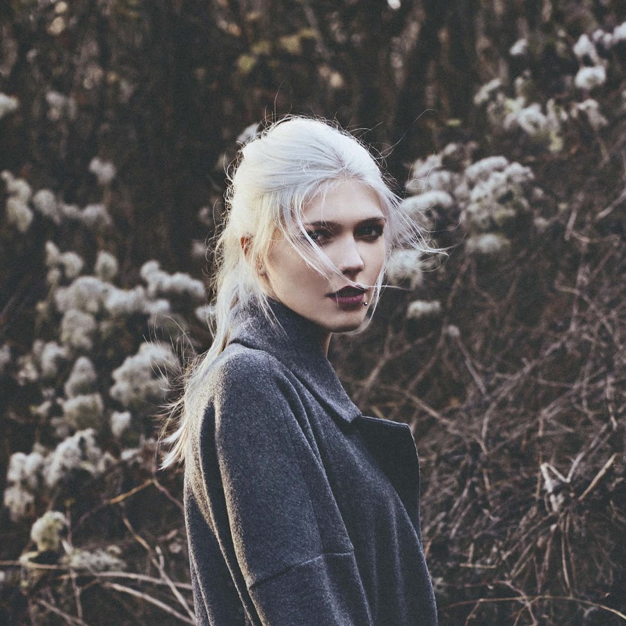 daria zawialow - YouTube