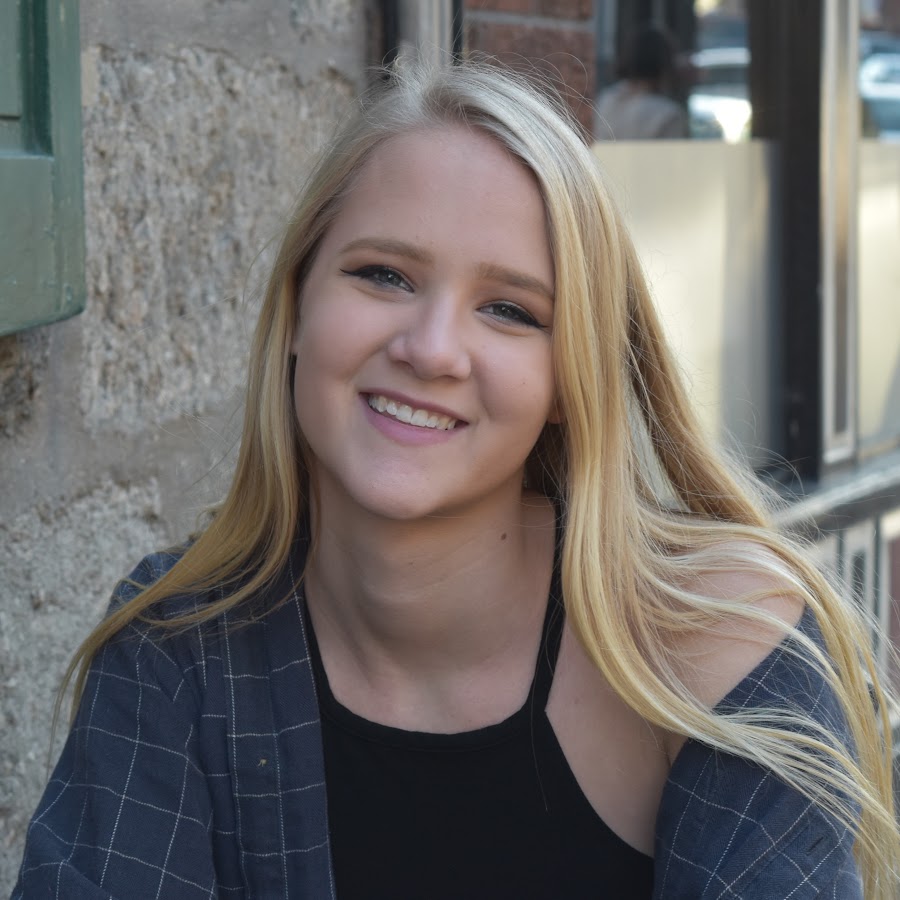 Lindsay Murray Vlogs - YouTube