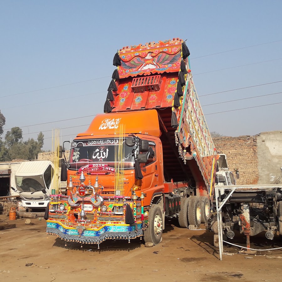 Pakistani truck - YouTube