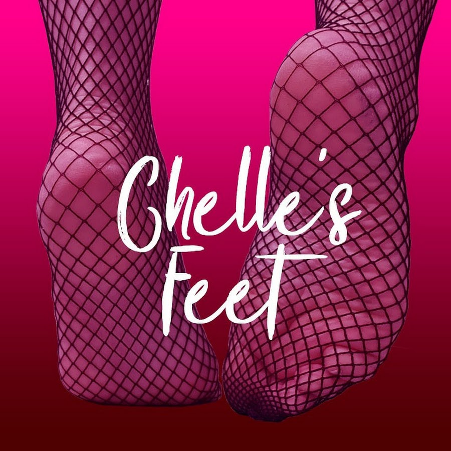 Chelle's Feet - YouTube