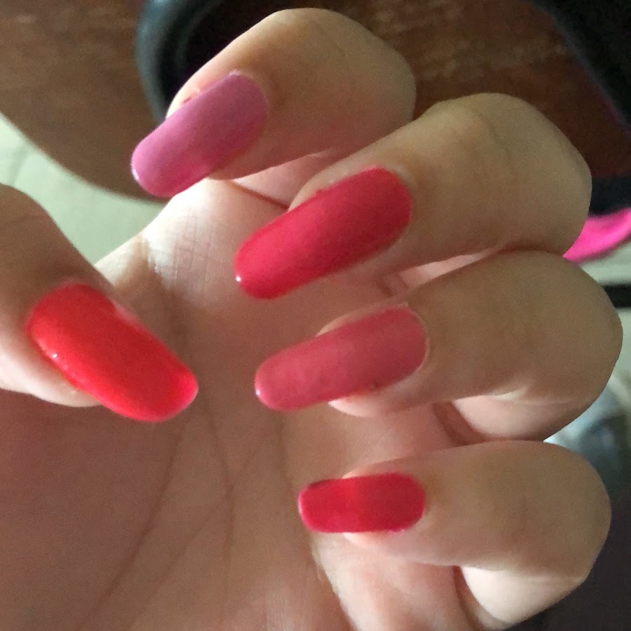 Tapping Nails ASMR - YouTube