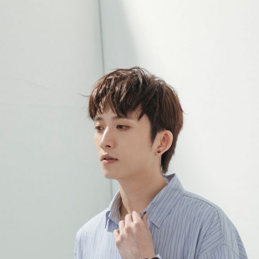 Qiu Feng Ze邱鋒澤 - YouTube