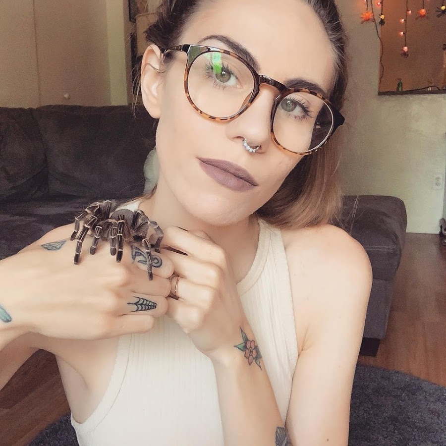 Tarantula Kat - YouTube