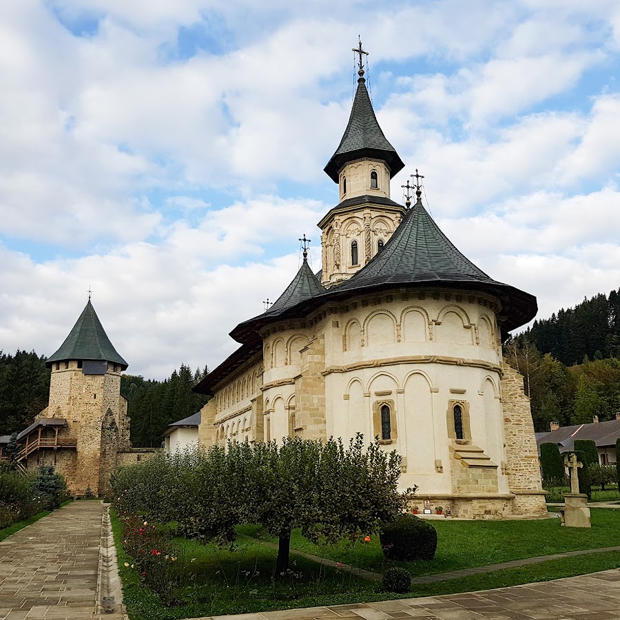 Mănăstirea Putna - YouTube