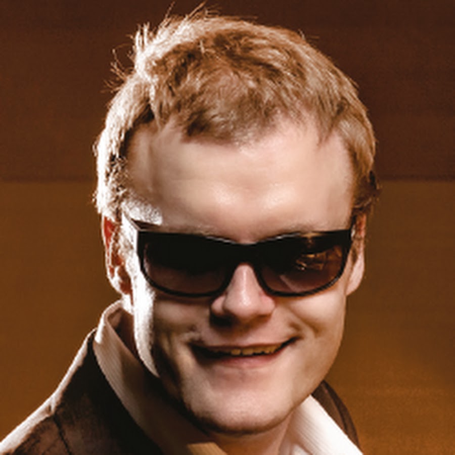 Derek Paravicini - YouTube