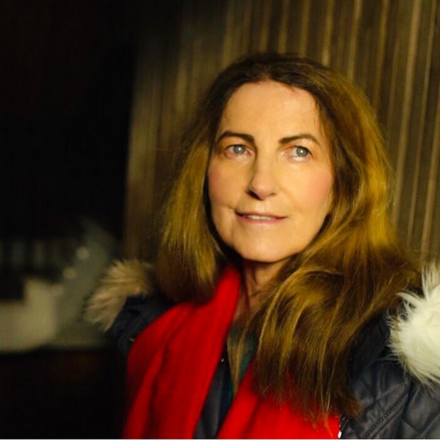 Lorna Byrne - YouTube