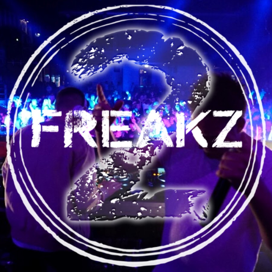2 FREAKZ VLOG - YouTube