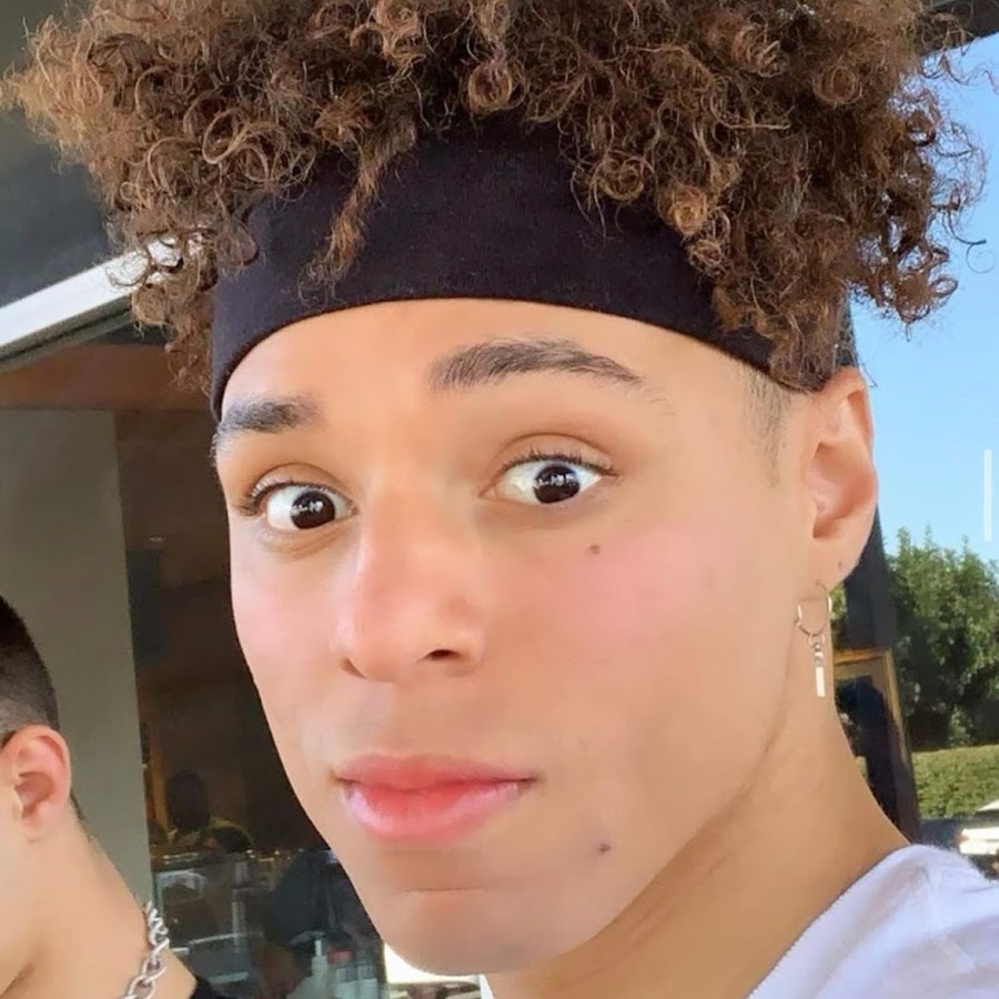 Foxy Is LaRRaY - YouTube