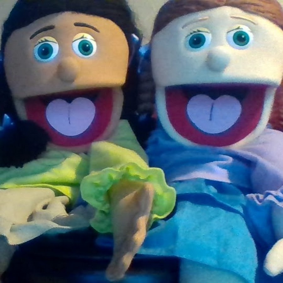 The Twin's Puppet Show! - YouTube