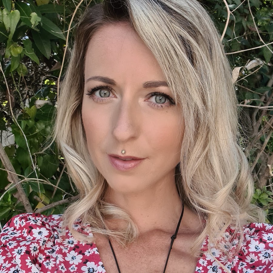 Céline Gen - Wake Up Your Light - YouTube