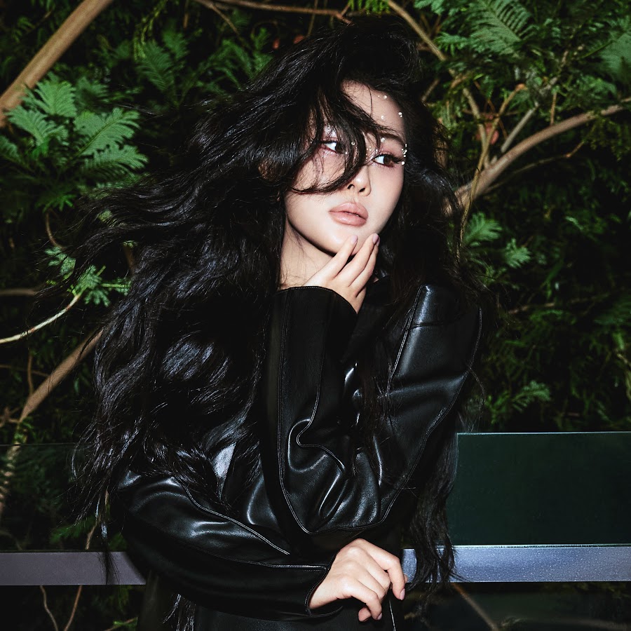 TIA RAY 袁娅维 - YouTube