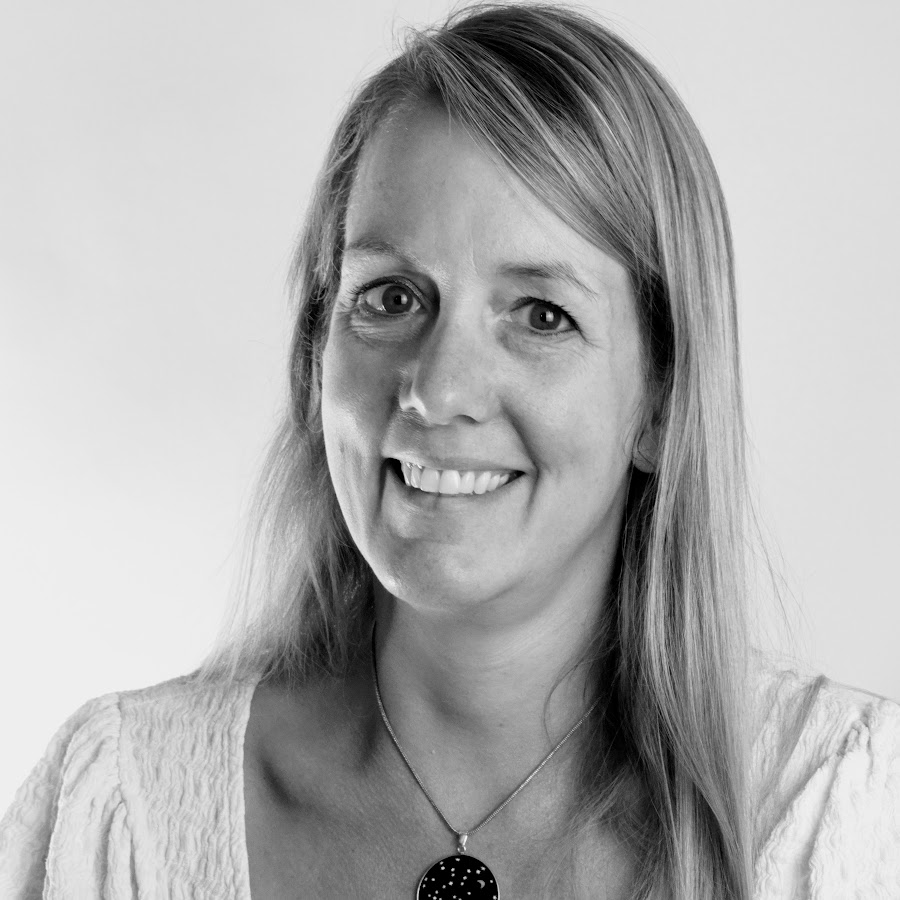 Ingrid van Riel - YouTube