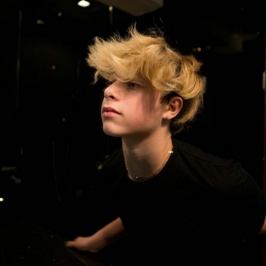 Gavin Magnus Music - YouTube