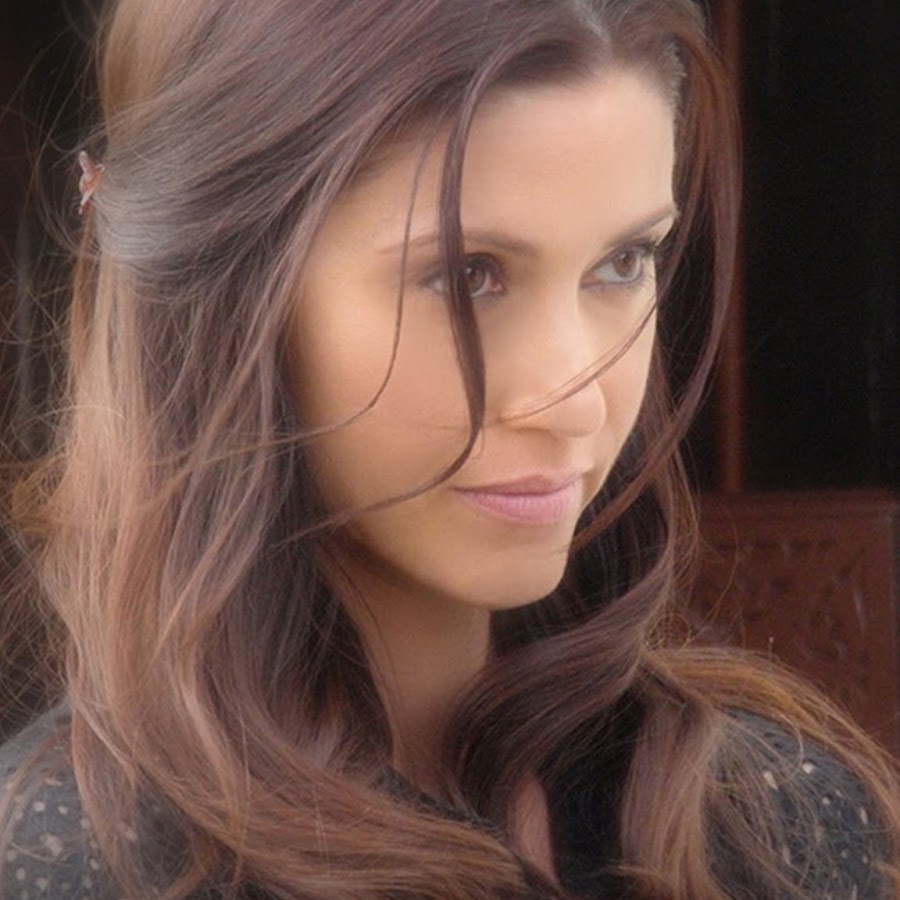 Shannon Elizabeth - YouTube