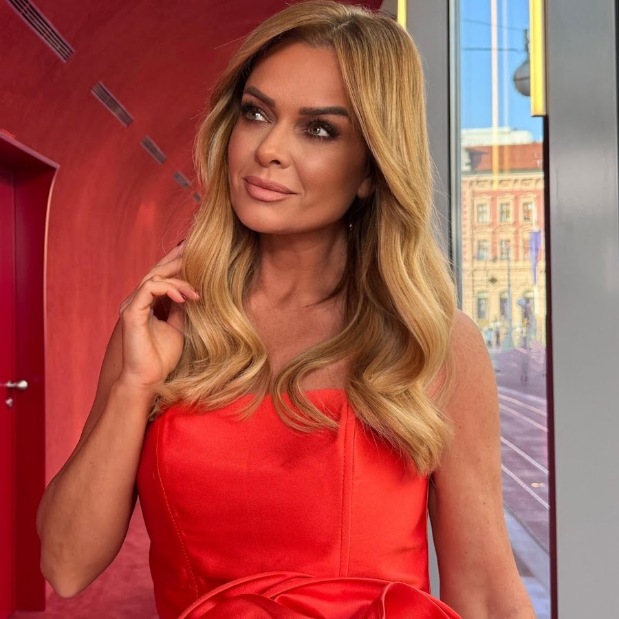 Minea Official - YouTube