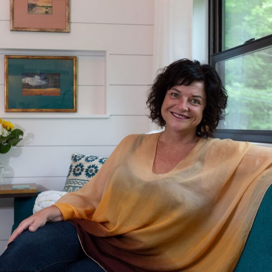 Erin Adams: Living the Dream in a Tiny House! - YouTube