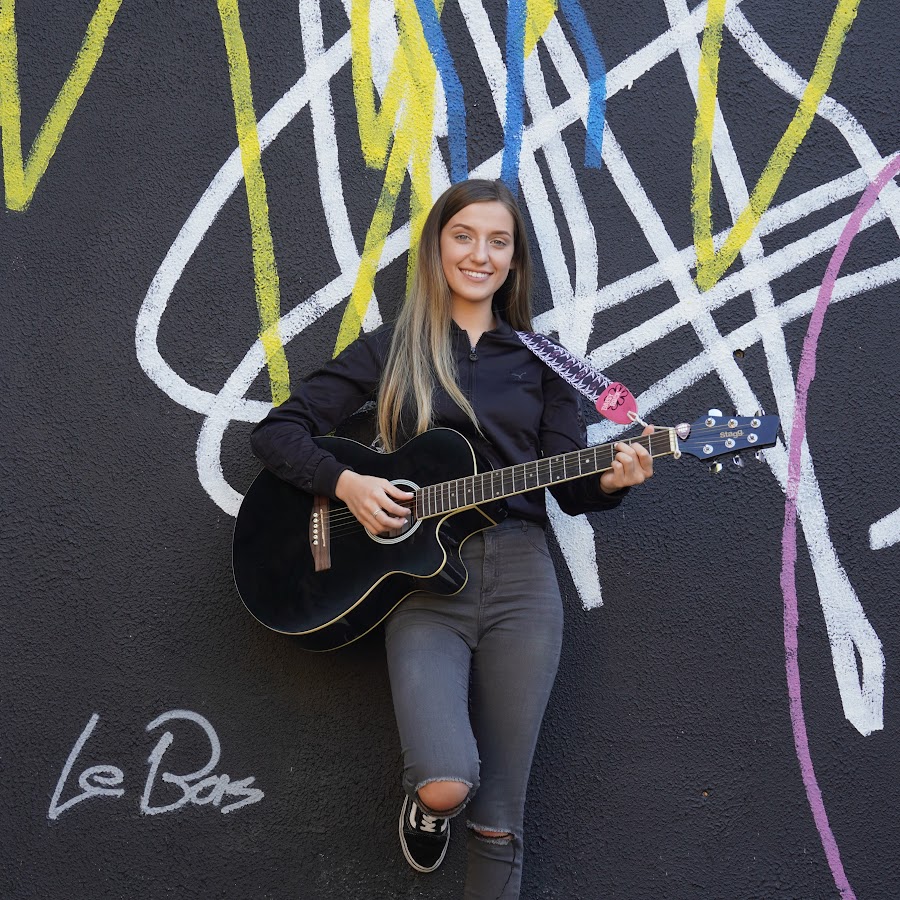 Jess Reinl - YouTube