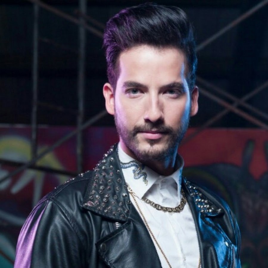 Charly Flow - YouTube