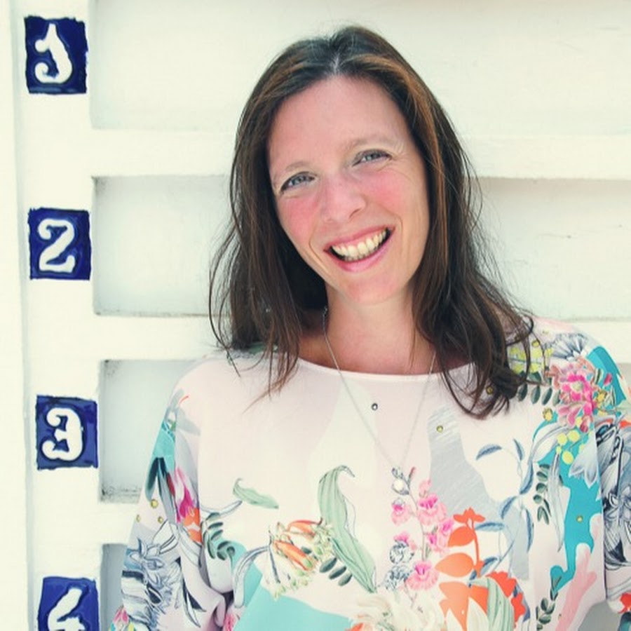 Rachel Whittaker at Indie Beauty Delivers - YouTube