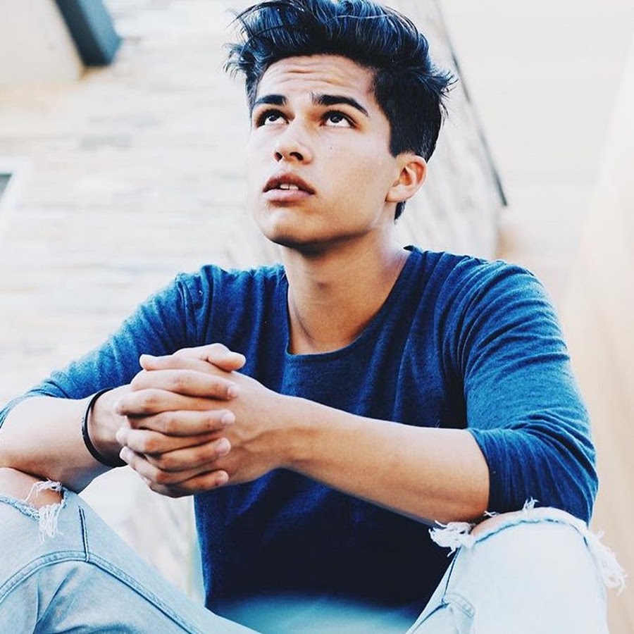 Alex Aiono - YouTube