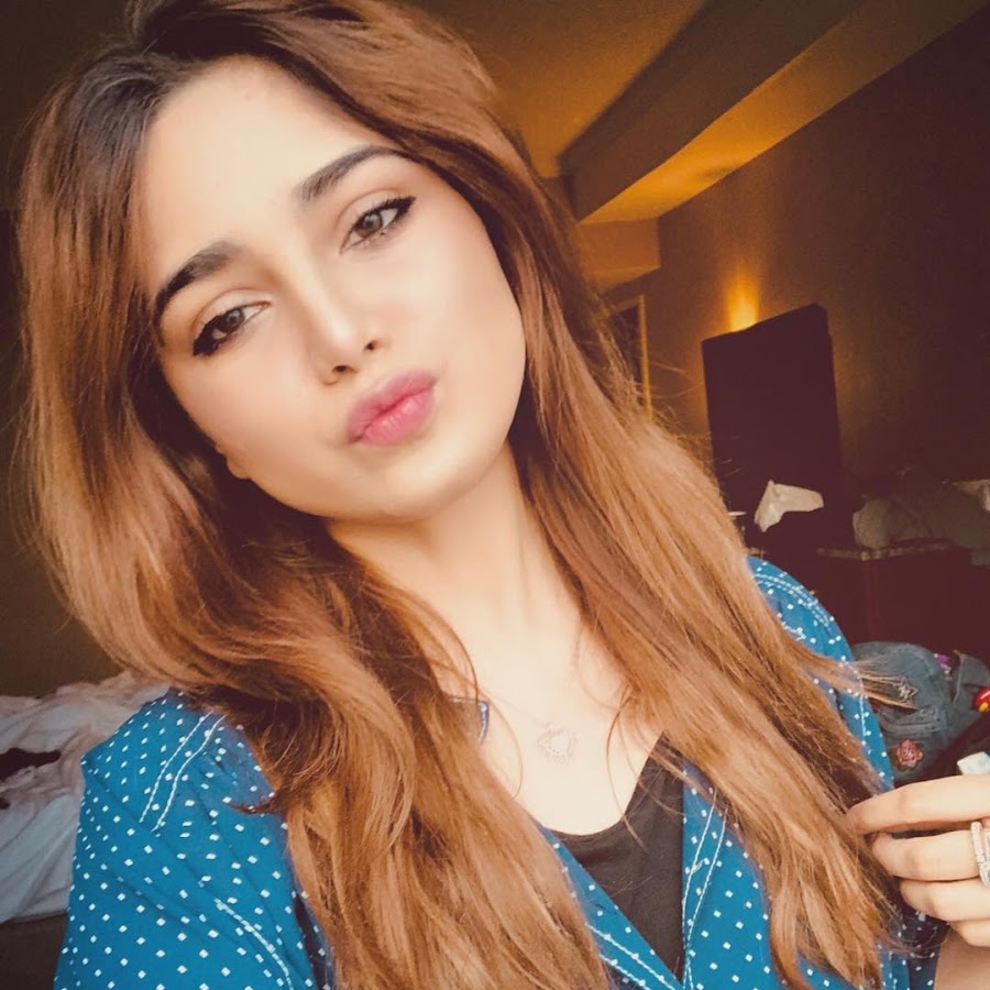 Aima Baig Official - YouTube