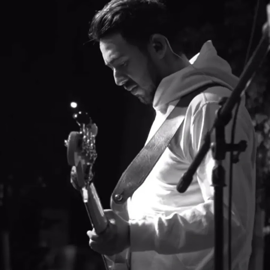 Carlos Melgar - YouTube