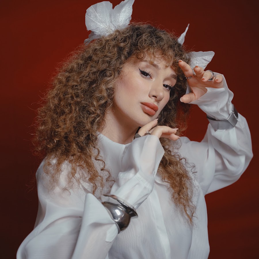 Mela Bedel - YouTube