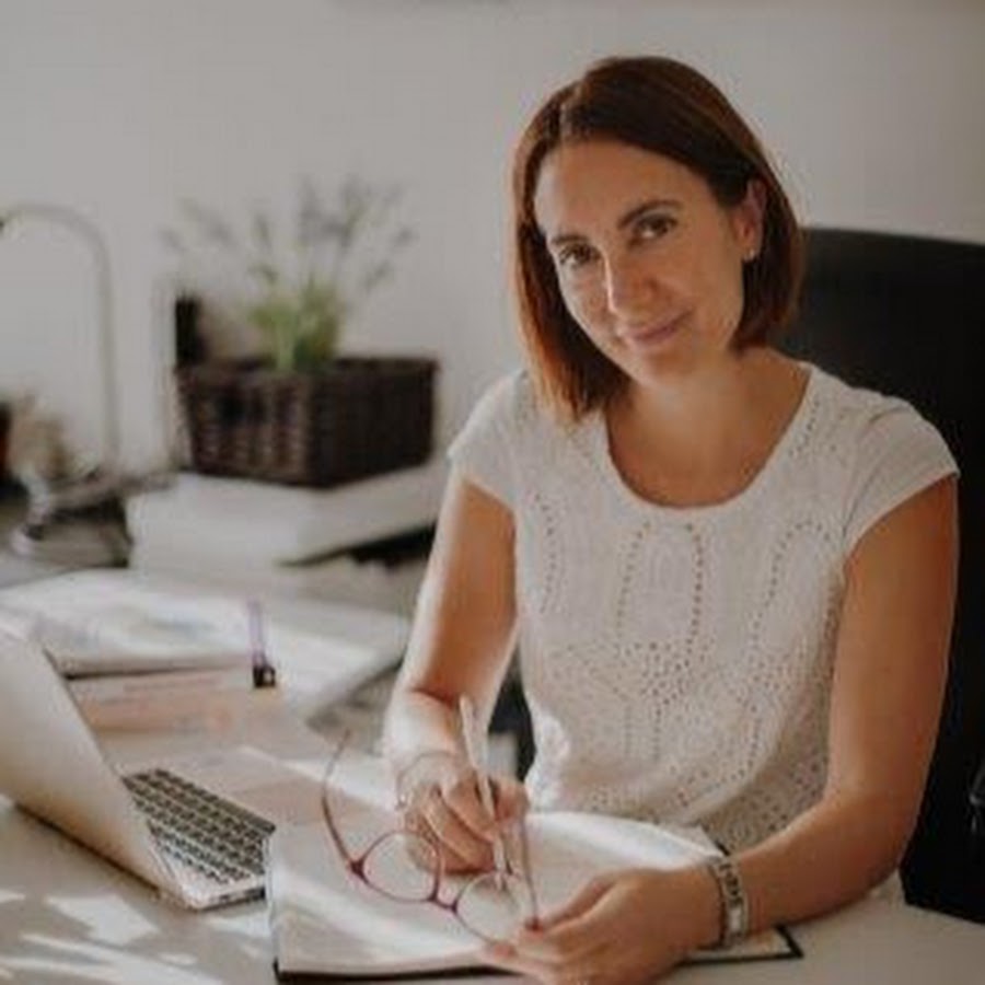 Laura Pirotta - YouTube