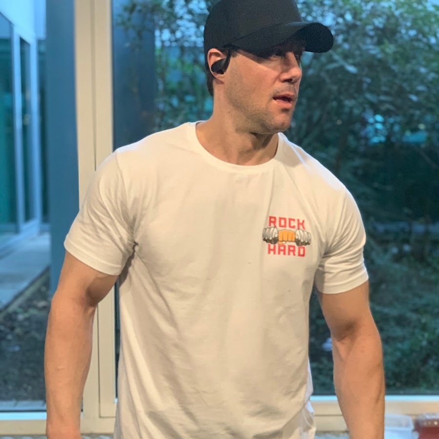 IGOR FITNESS - YouTube