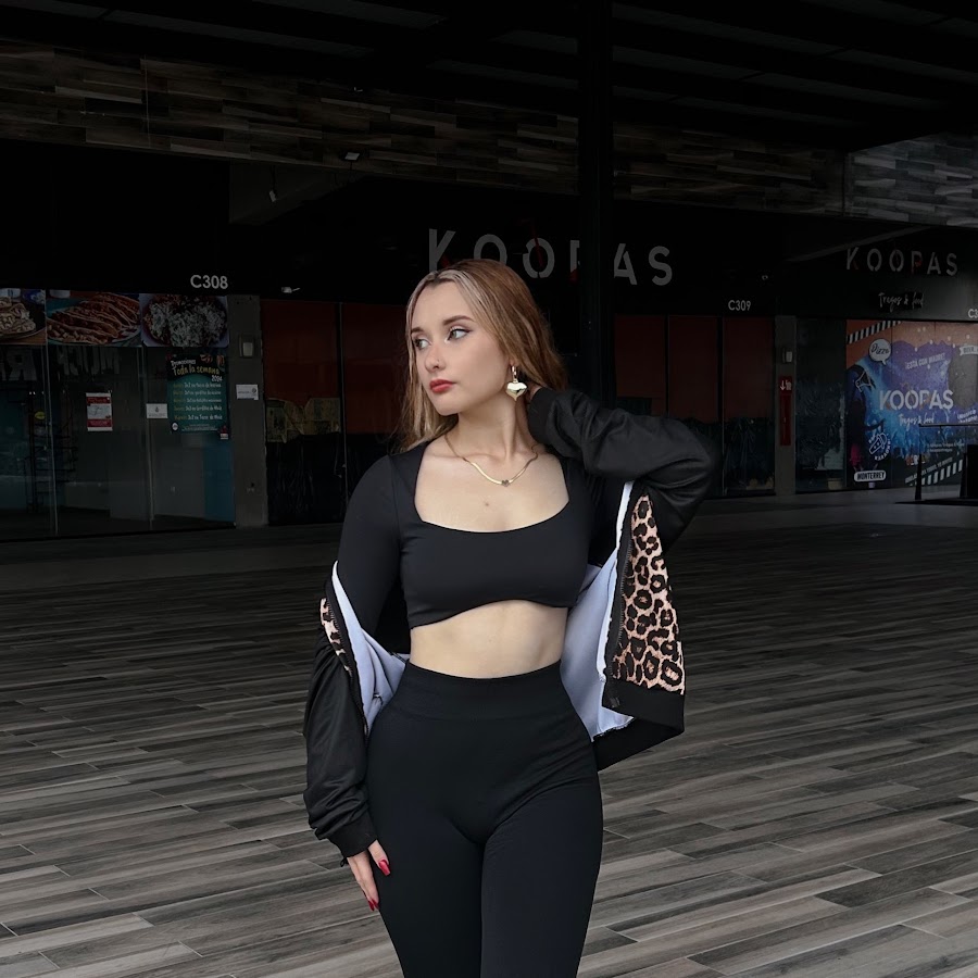 Andrea Sofia - YouTube