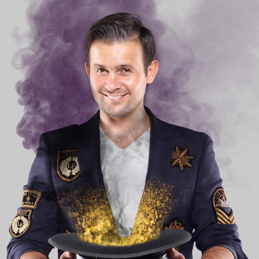 Magicianul Robert Tudor - YouTube