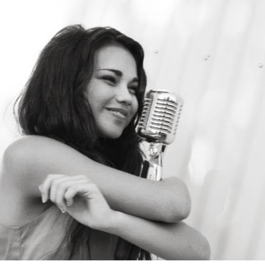 Amy Reeves - YouTube