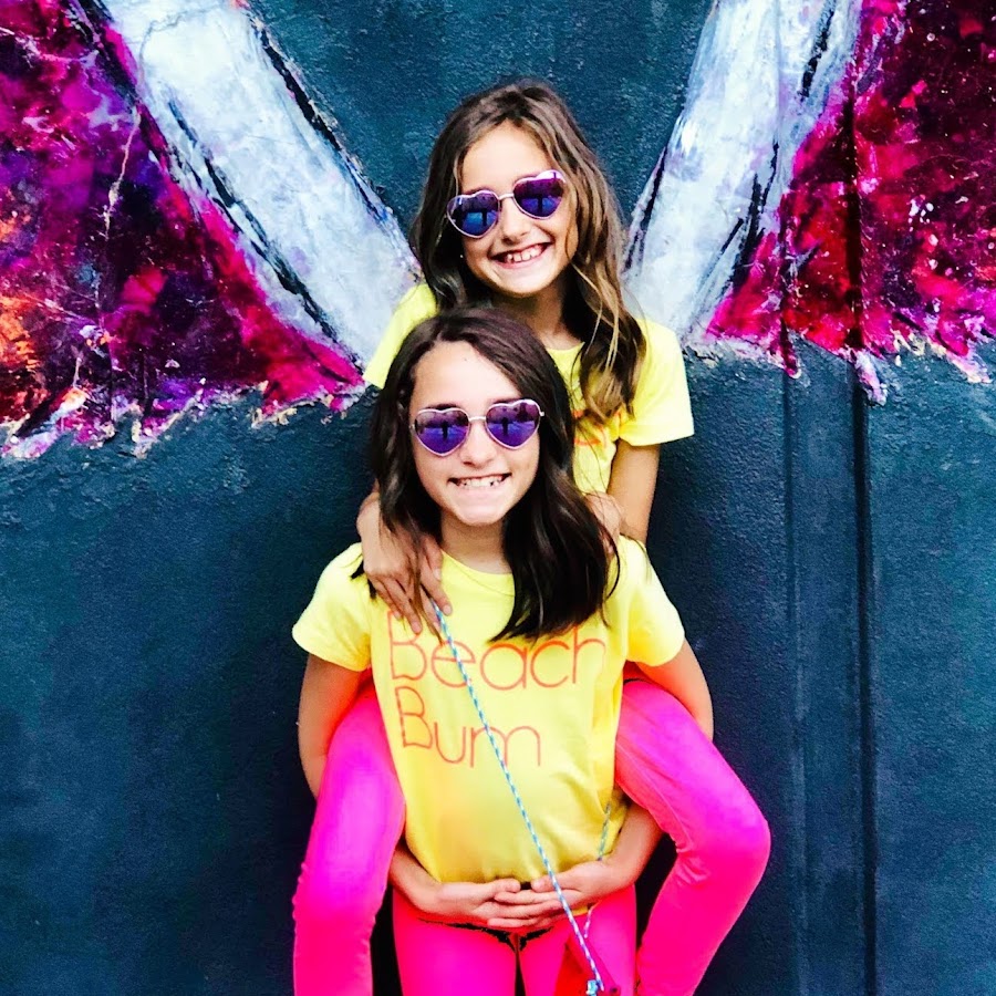 Fashion Twins - YouTube