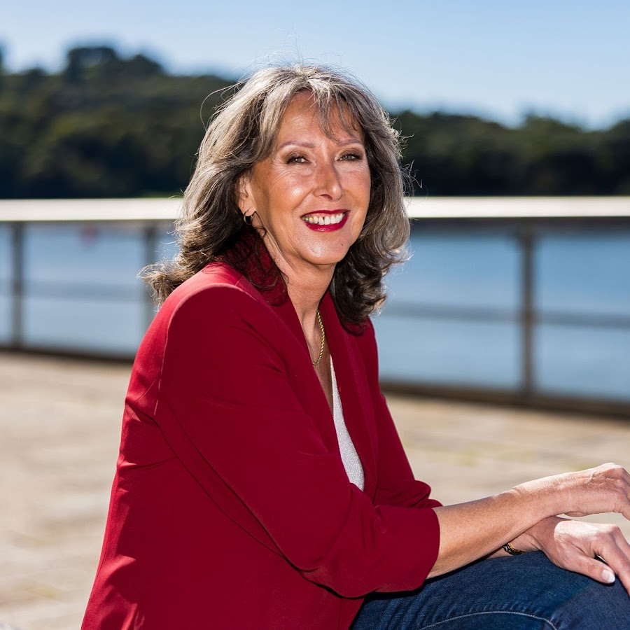 Julie Poole - YouTube