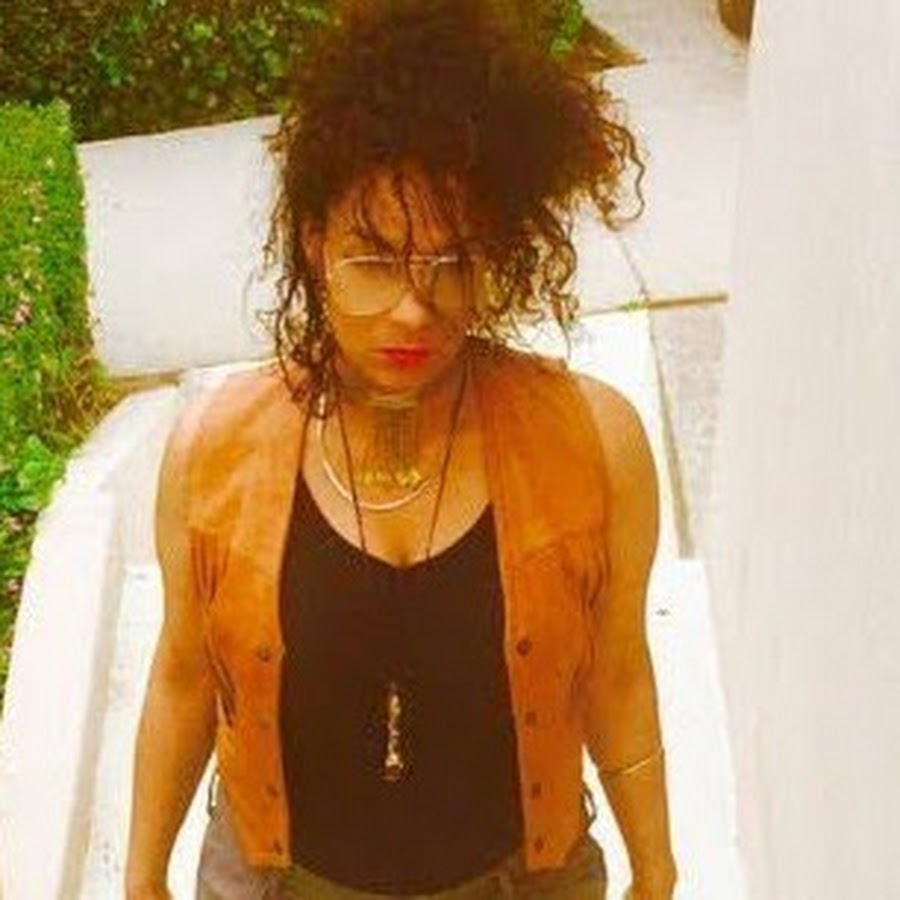 The Good Girls and company - YouTube