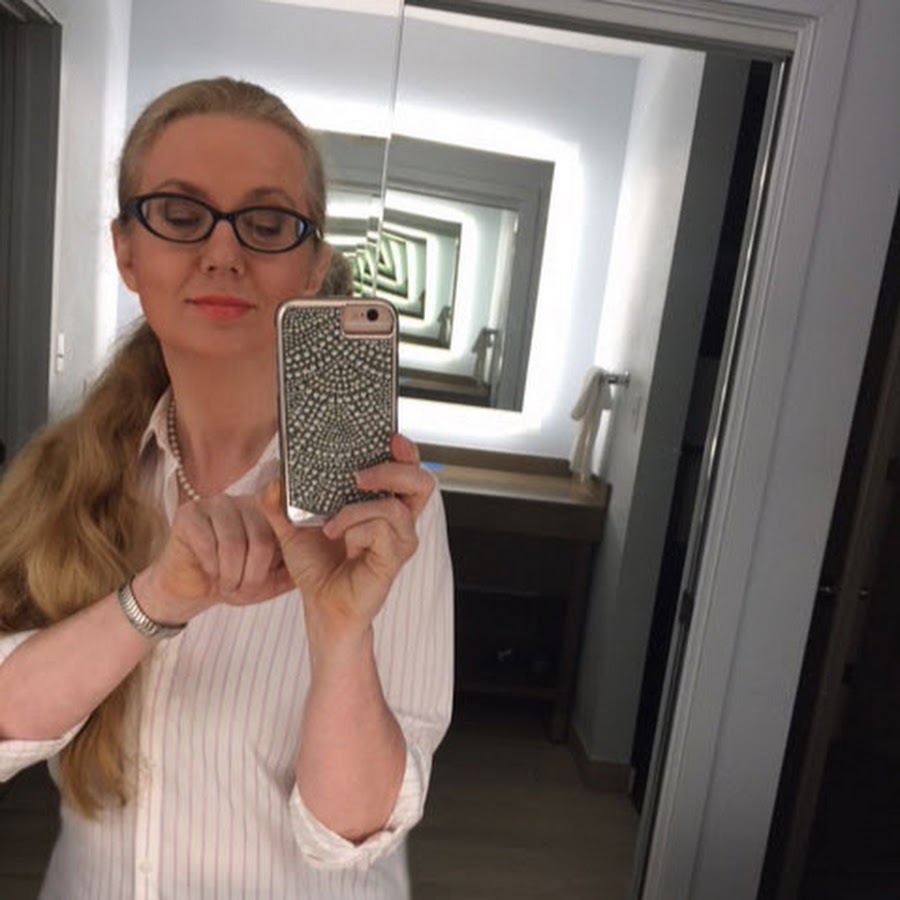 Official Colleen Doran Channel - YouTube