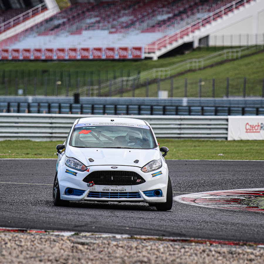 DERR-Motorsport - YouTube