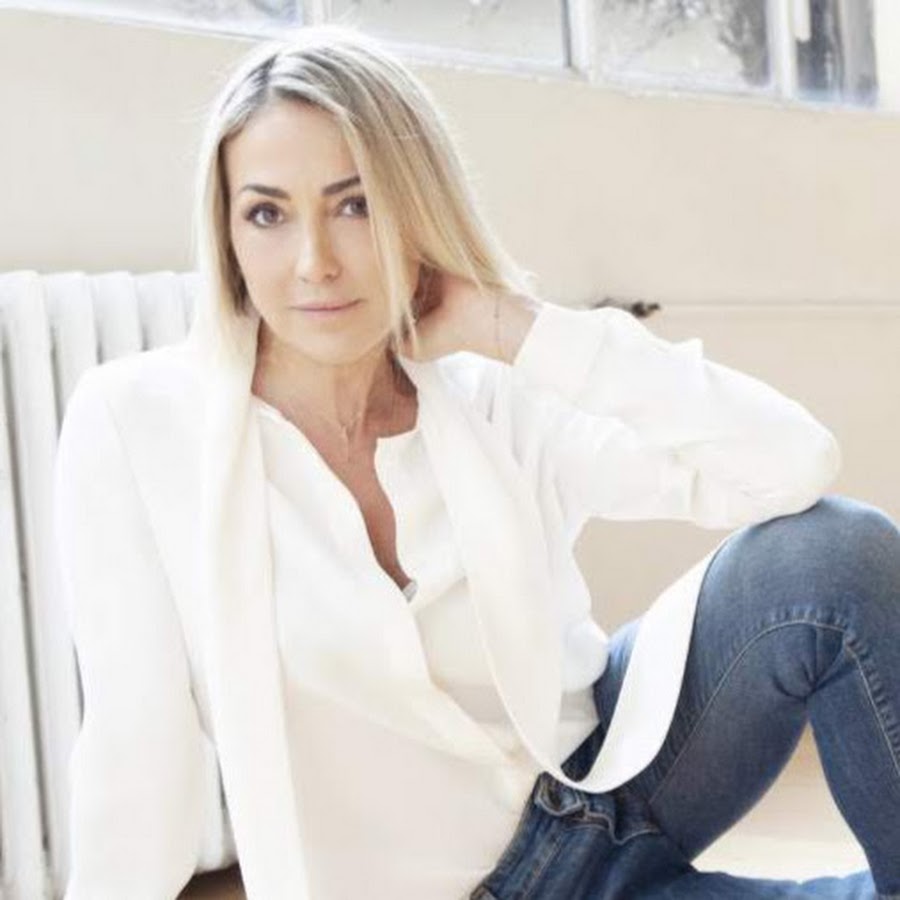 Francesca Senette - Happiness is a yoga journey - YouTube