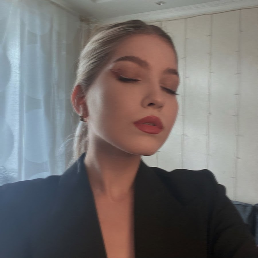 Polly Petrova - YouTube