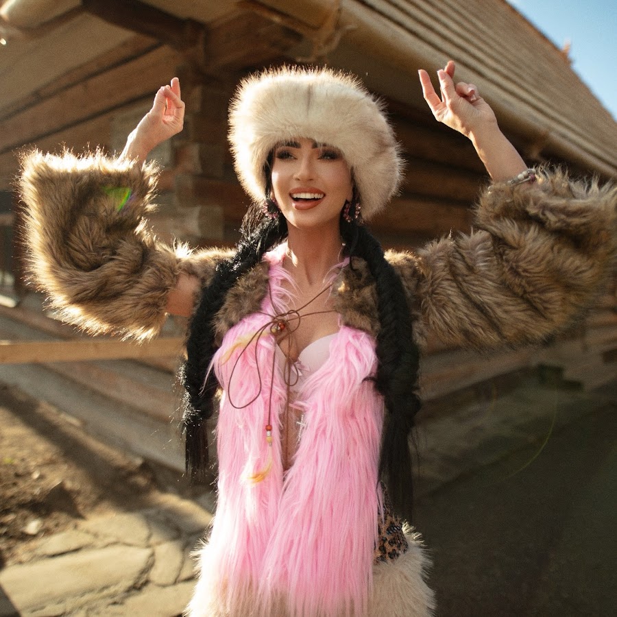 Lady Madlen - YouTube