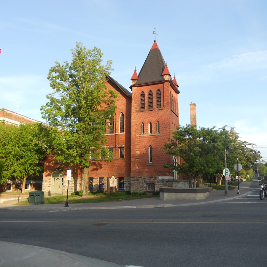 Trinity United Church Huntsville Ontario - YouTube