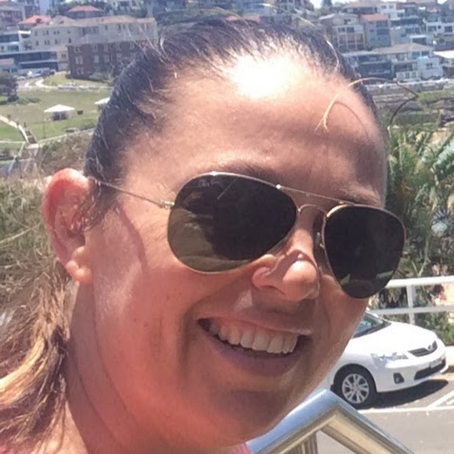 Sarah Roxburgh - YouTube